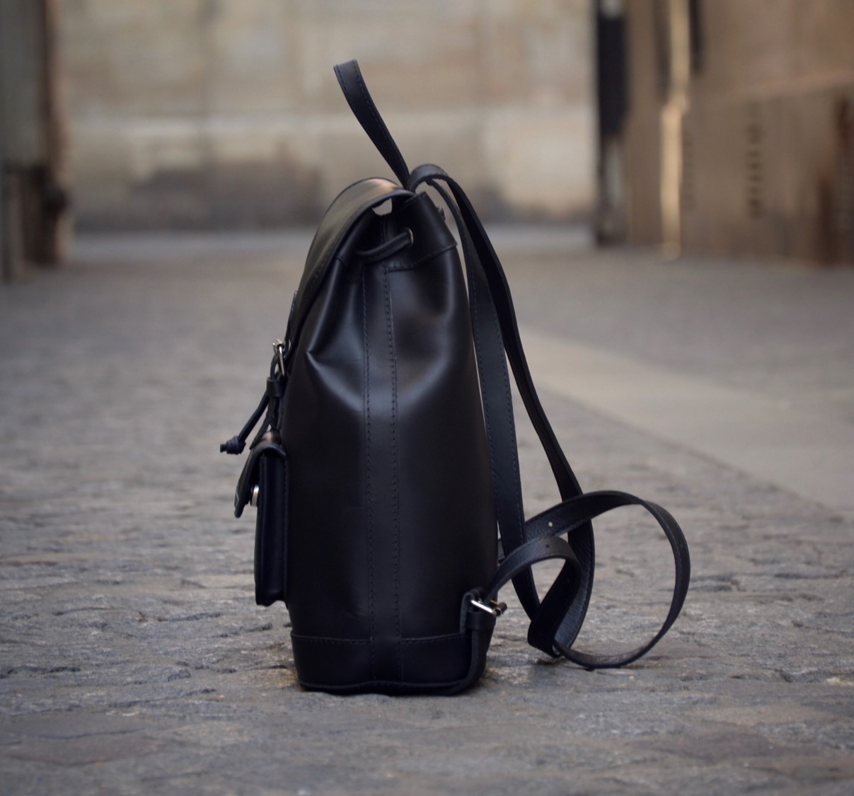 Sac à dos femme en cuir noir - Sac à dos LOU Cuir Noir Pachamama