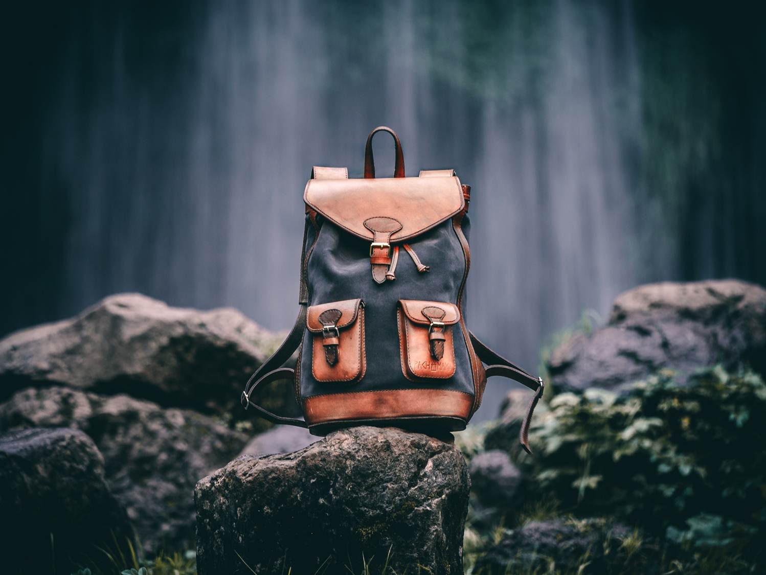Pachamama - Urban leather backpack - Escape Your Daily Routine
