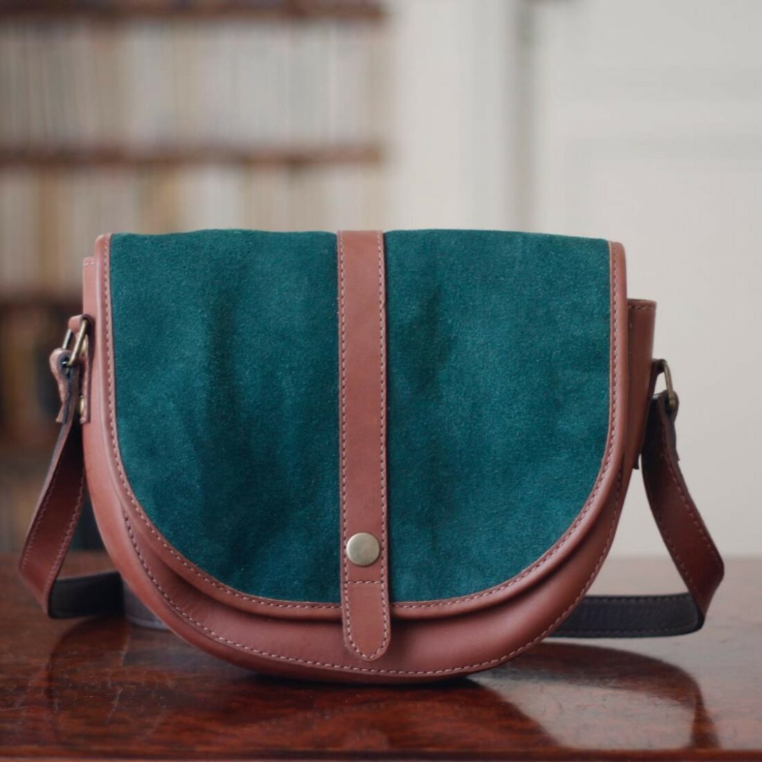 Pachamama - Urban leather backpack - Escape Your Daily Routine